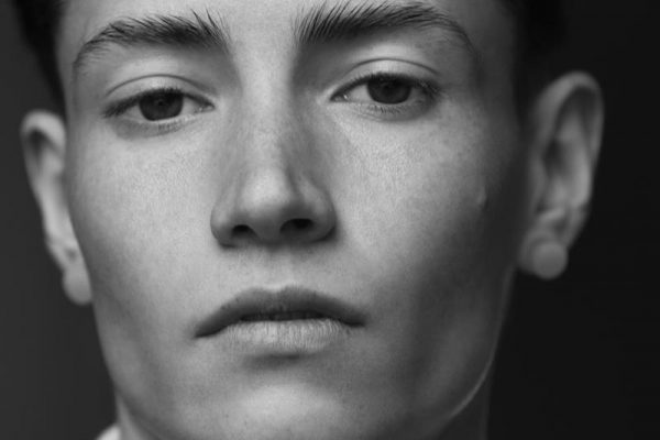 Krow Kian è il primo modello transgender in copertina - New Faces ...