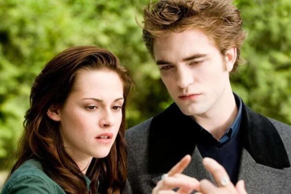 La serie TV di Twilight - New Faces & Stars, Agenzia di moda e Spettacolo